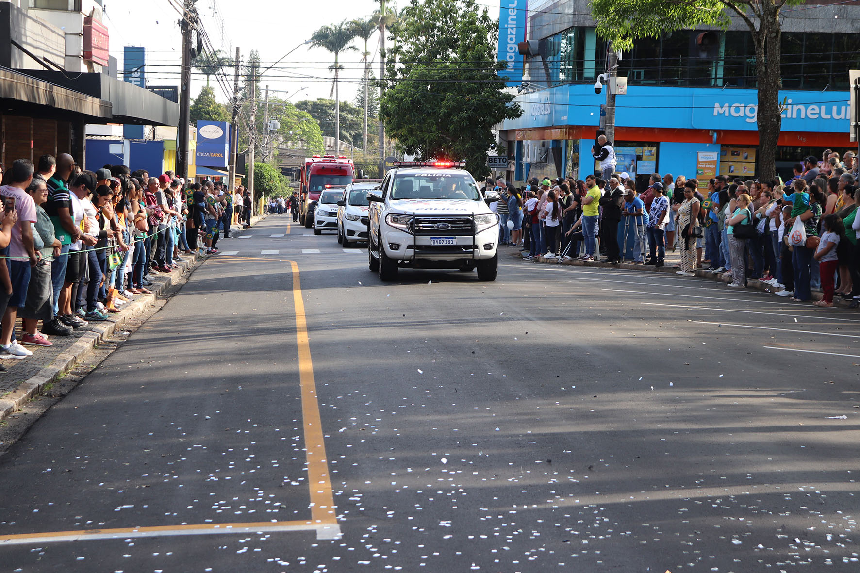 Grande público prestigia desfile de 7 de setembro em Tietê