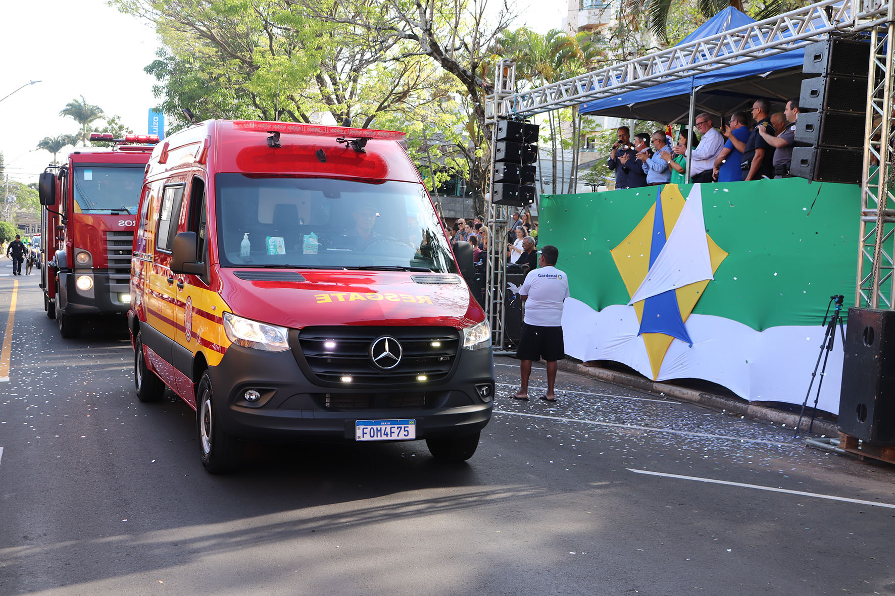 Grande público prestigia desfile de 7 de setembro em Tietê