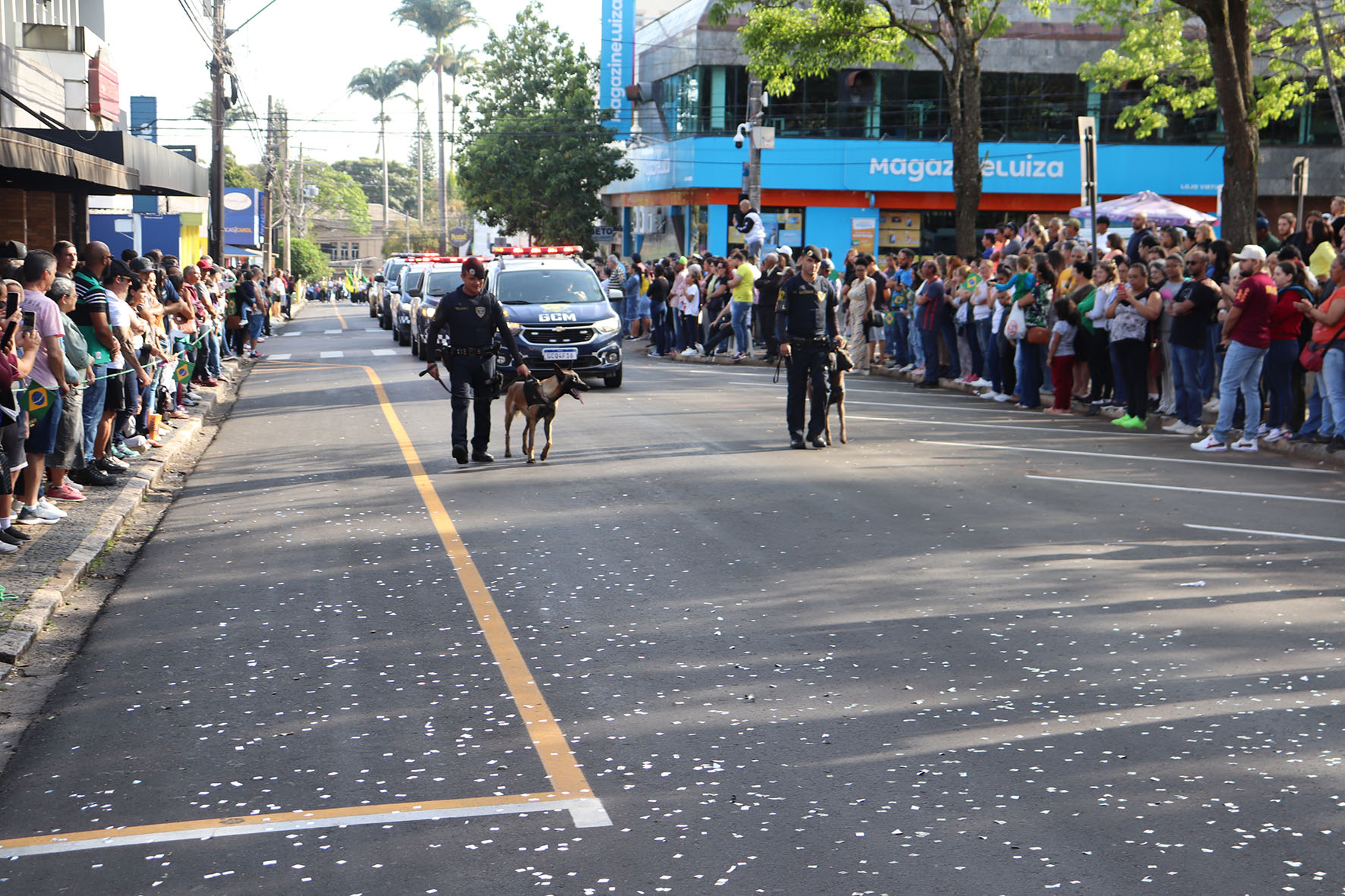 Grande público prestigia desfile de 7 de setembro em Tietê