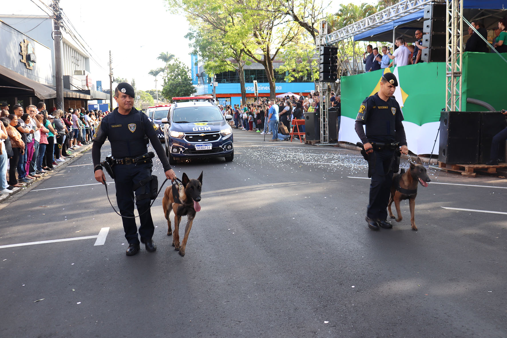 Grande público prestigia desfile de 7 de setembro em Tietê