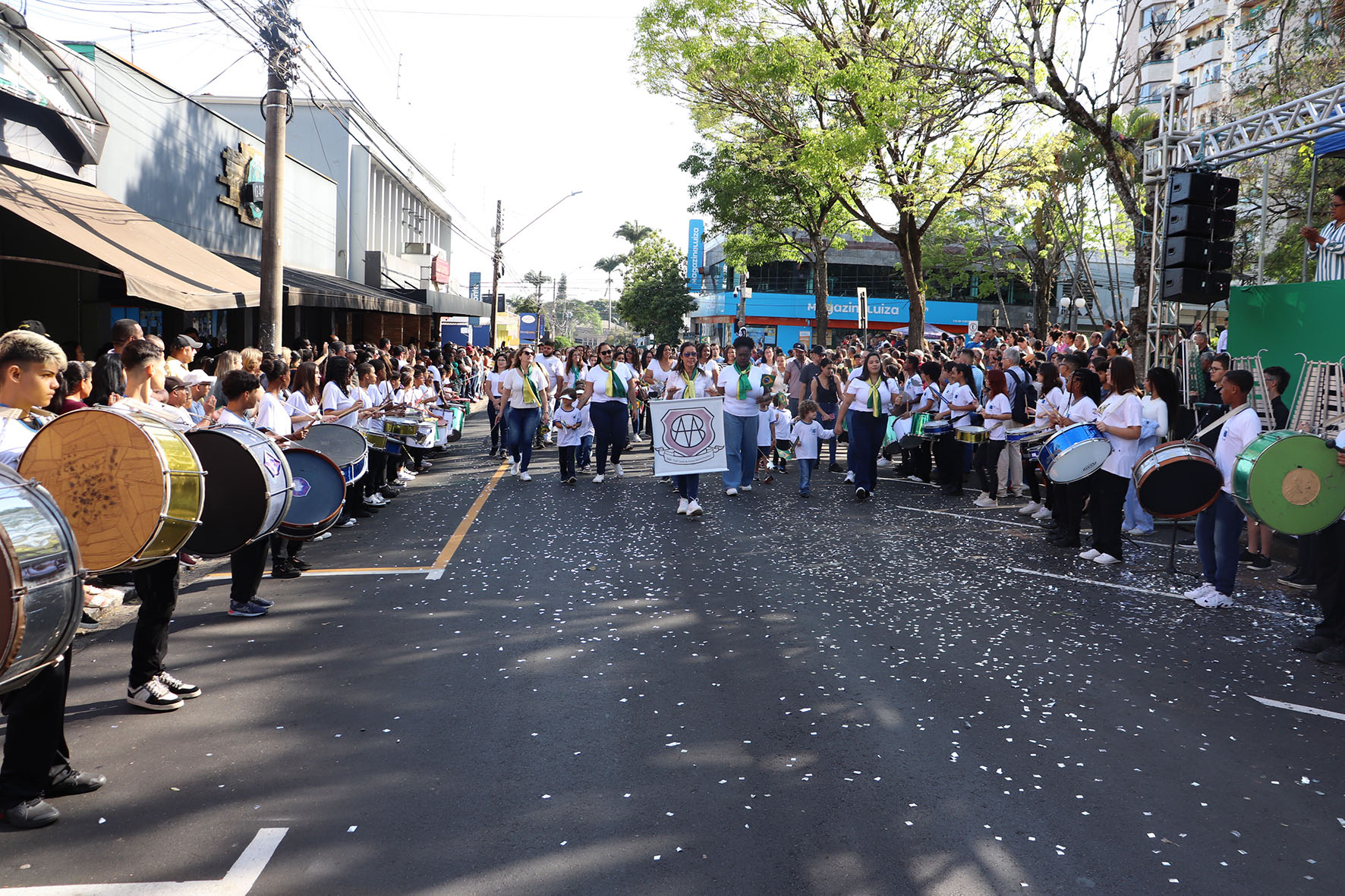 Grande público prestigia desfile de 7 de setembro em Tietê