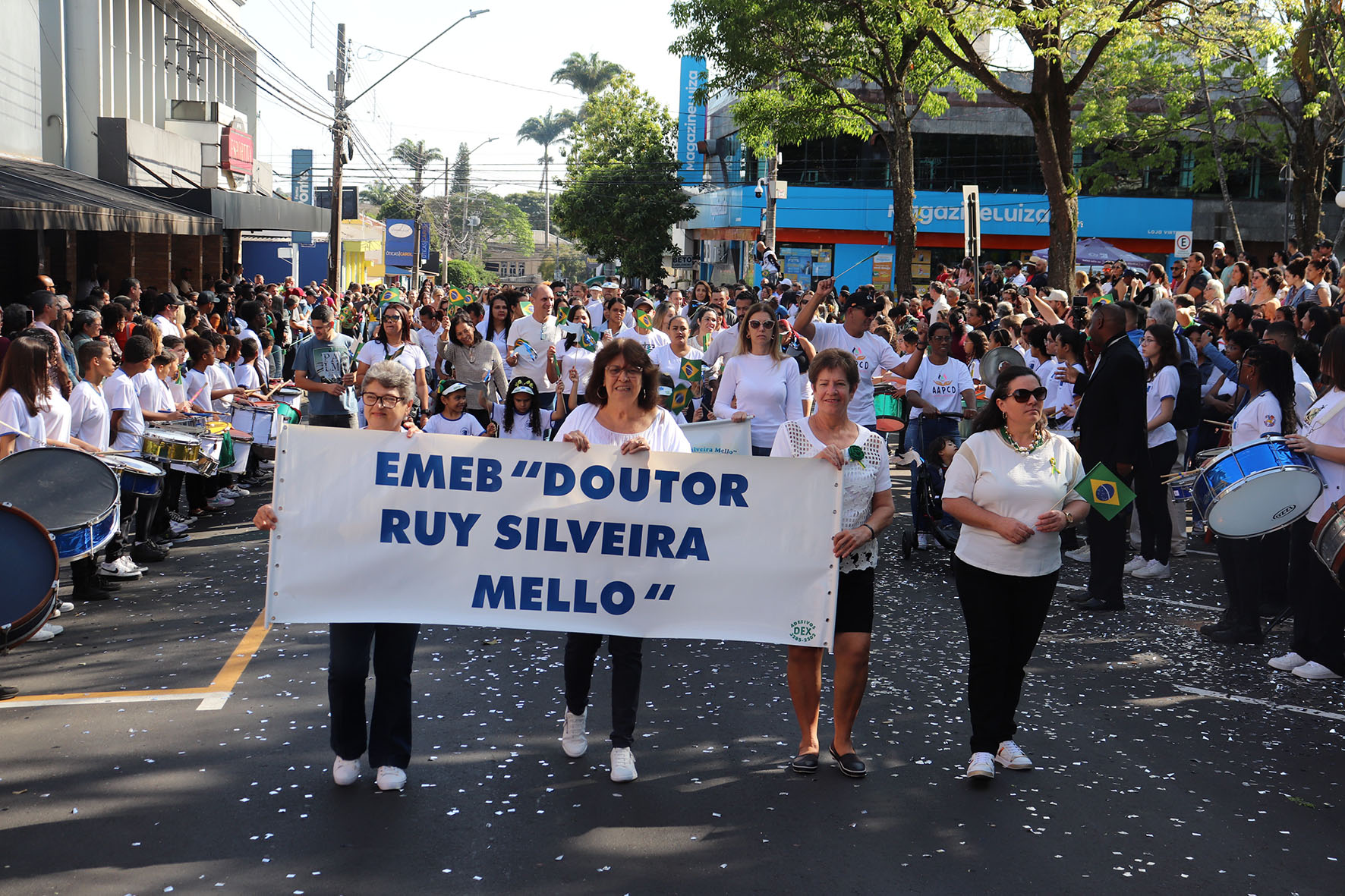 Grande público prestigia desfile de 7 de setembro em Tietê