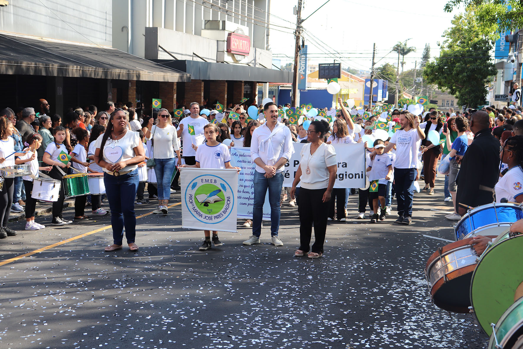 Grande público prestigia desfile de 7 de setembro em Tietê