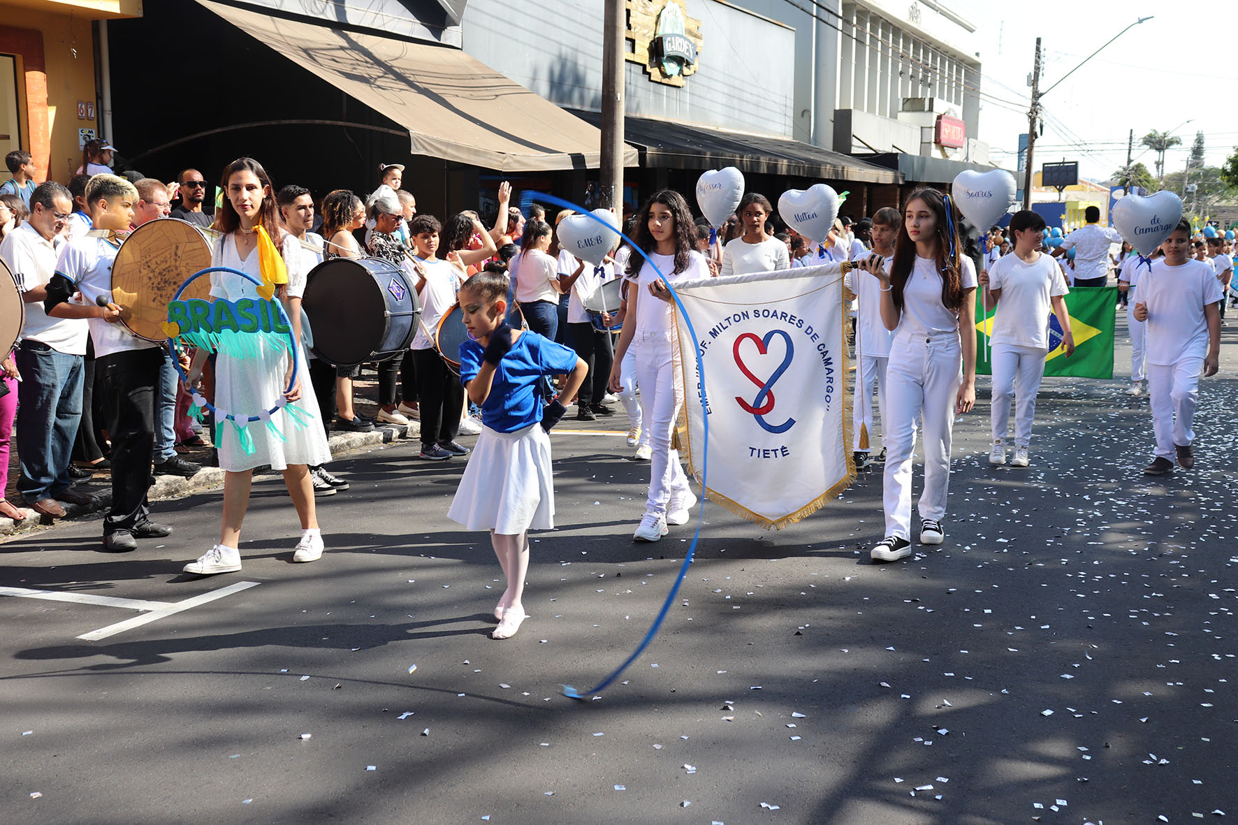 Grande público prestigia desfile de 7 de setembro em Tietê