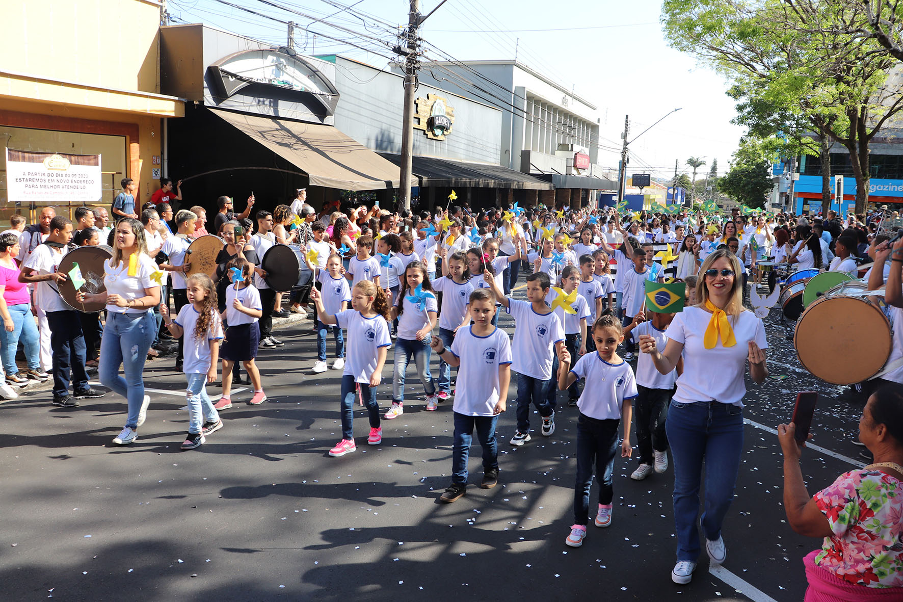 Grande público prestigia desfile de 7 de setembro em Tietê